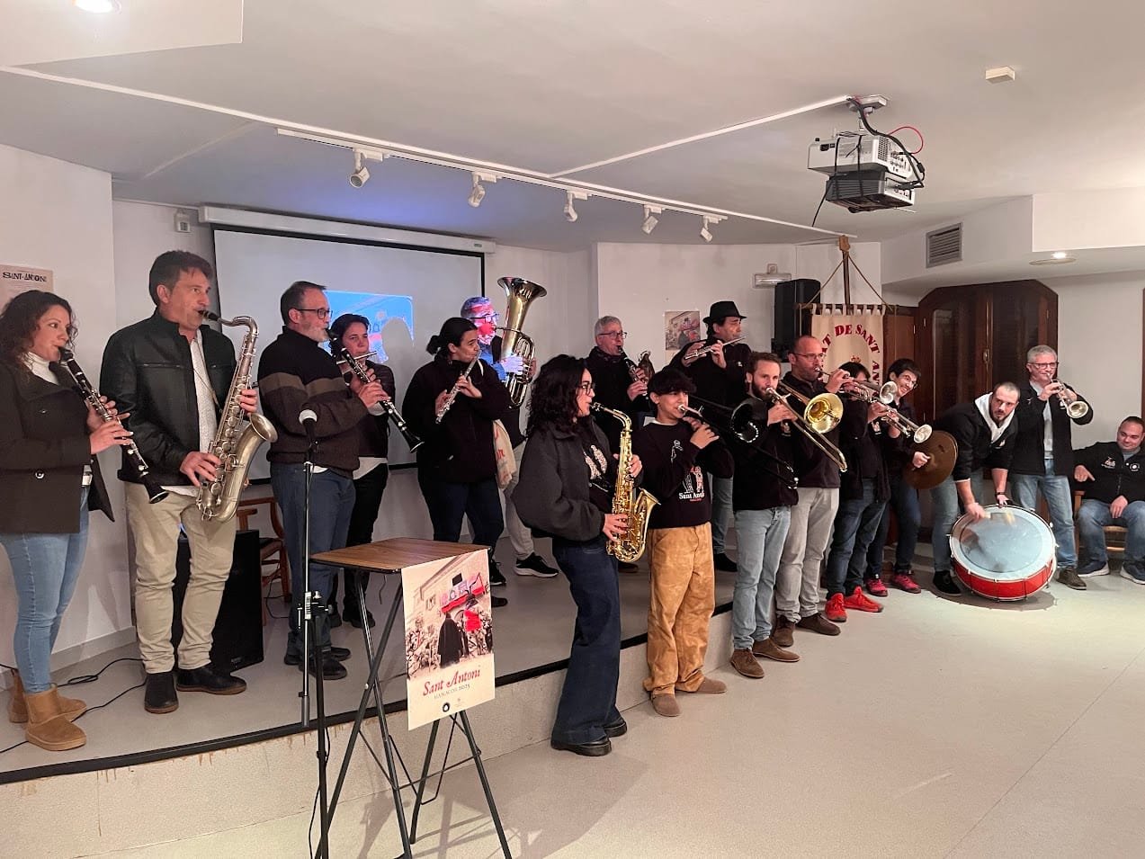 Se presenta el programa de las fiestas de Sant Antoni Manacor 2025 ...